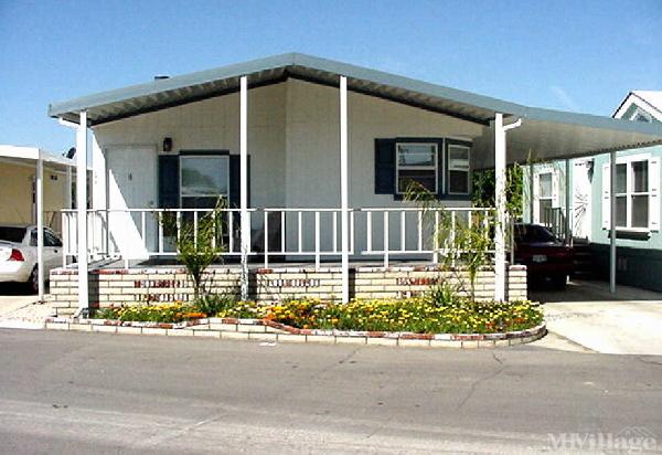 Sun Valley Estates Mobile Home Park in Hemet, CA | MHVillage