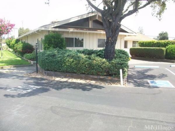 Windsor Mobile Country Club Mobile Home Park in Windsor, CA | MHVillage