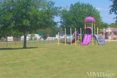 Kings Manor Mobile Home Park in Lakeland, FL | MHVillage