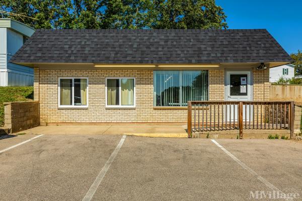 Rainbow Lake Manor Mobile Home Park in Bristol, WI | MHVillage