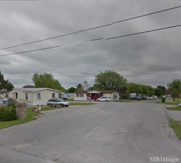 Crown Mobile Home Park Mobile Home Park in Belton, MO | MHVillage
